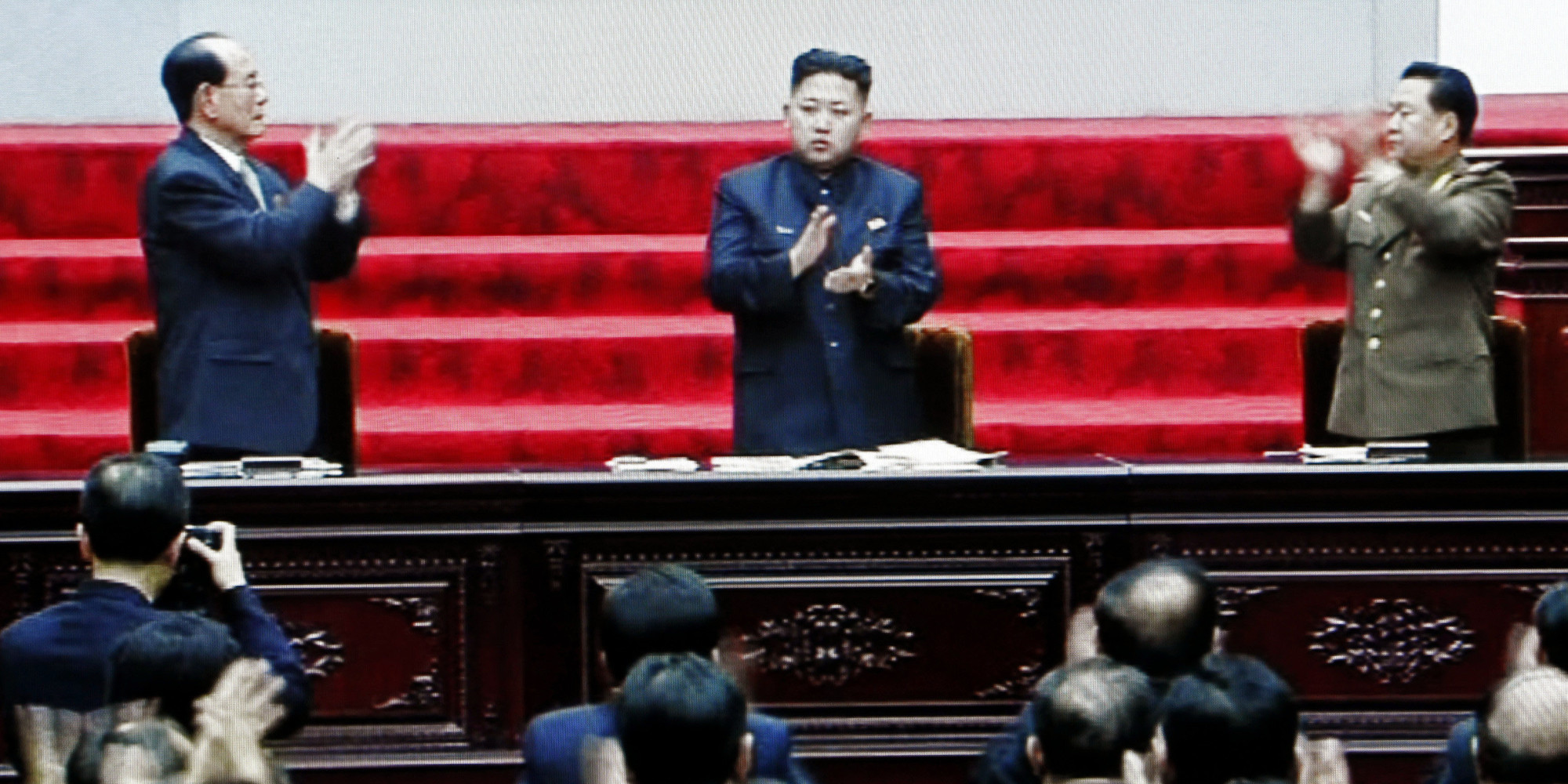 Triều Tiên giữ lại thủ tướng