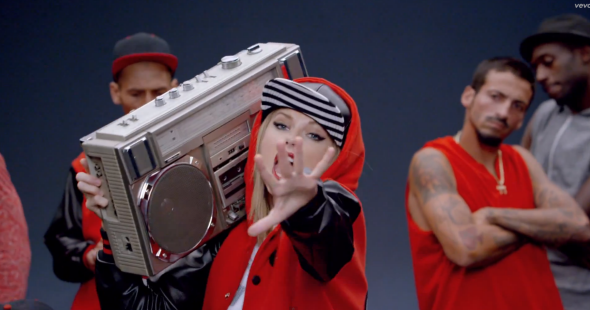 Taylor Swift “nổi loạn” trong MV mới