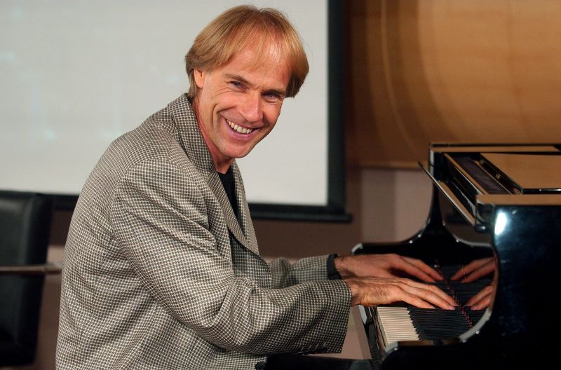 Huyền thoại Richard Clayderman biểu diễn buổi duy nhất tại Hà Nội