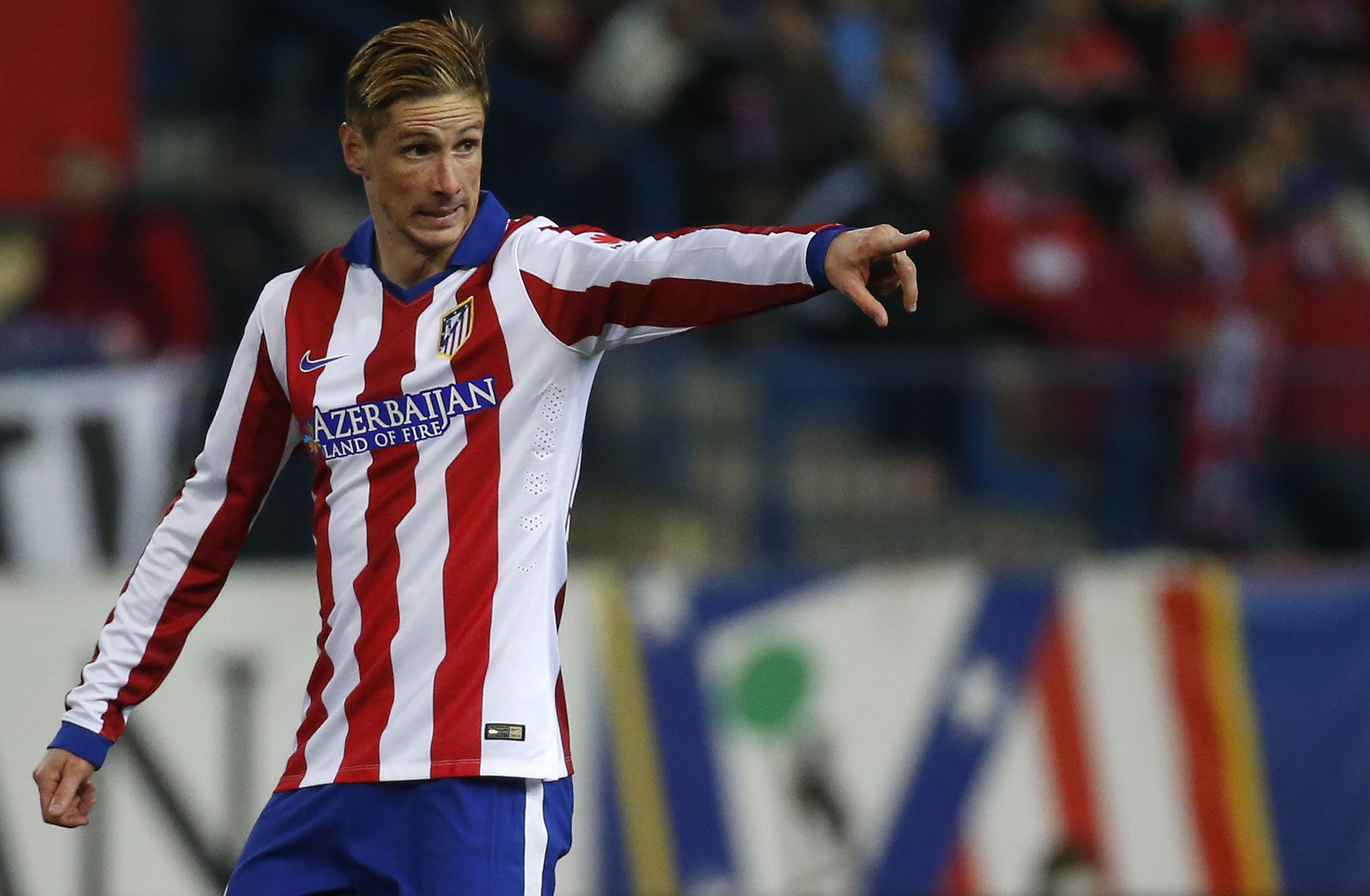 Torres hả hê trong ngày Ronaldo khoe Quả bóng vàng