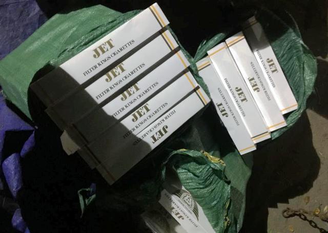 Tóm xe tải chở 12.500 bao thuốc lá lậu