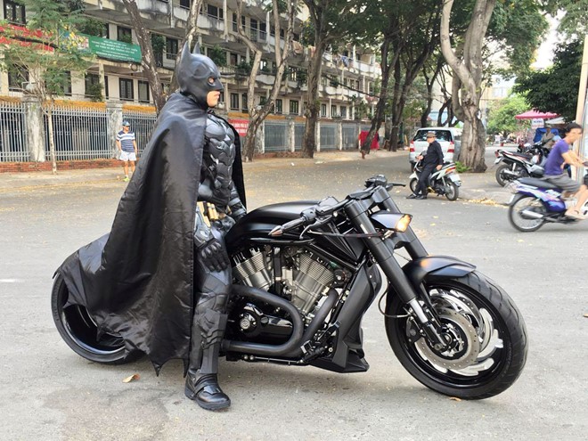 Batman phiên bản Việt xuất hiện trên đường phố Sài Gòn