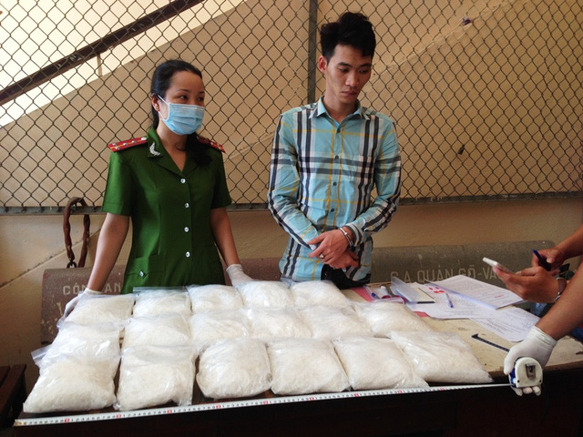 Phê chuẩn lệnh bắt “tập đoàn” buôn 18 kg ma túy đá