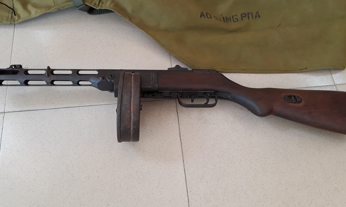 Cầm súng tiểu liên K50 vào bệnh viện nã đạn - Báo Người lao động