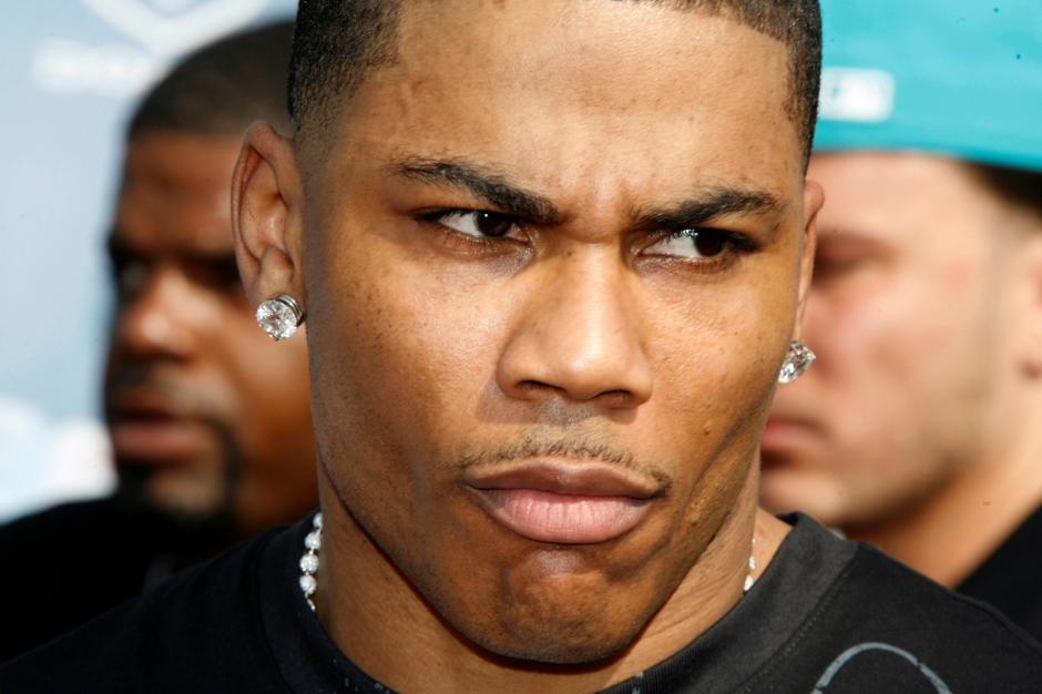 Rapper đoạt Grammy bị bắt vì cáo buộc hiếp dâm