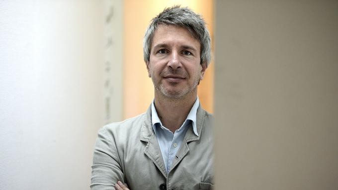 Eric Vuillard được trao giải thưởng danh giá Goncourt 2017 - Báo Người ...