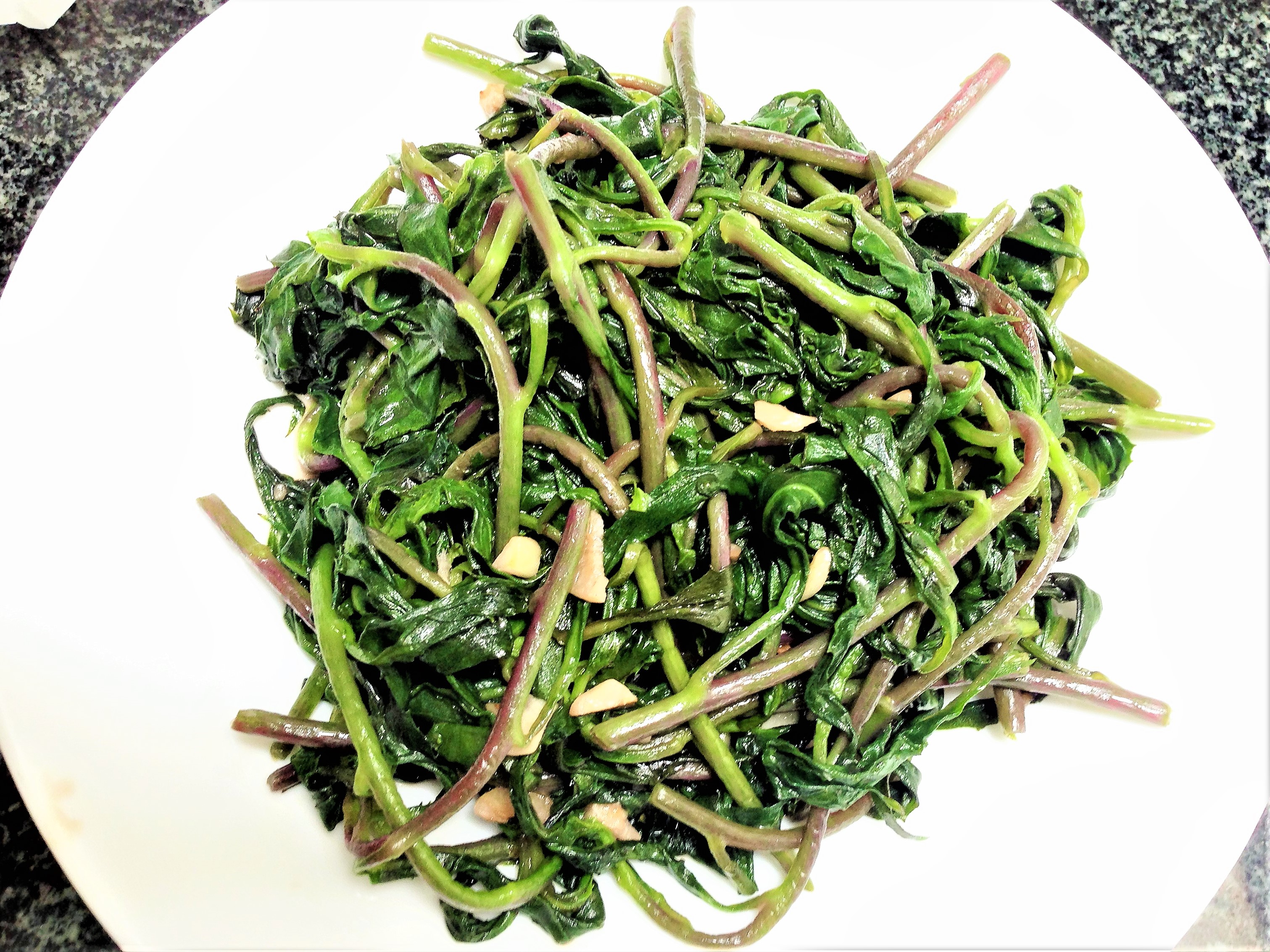 Tôi đã học được “bí kíp” chế biến rau rừng