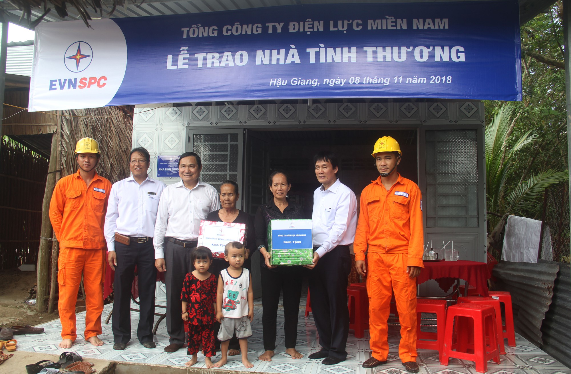 EVN SPC trao 20 căn nhà tình nghĩa, tình thương tại Hậu Giang