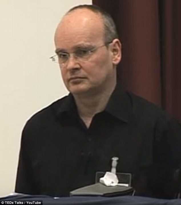 Chỉ cần sống được tới năm 2050, con người "sẽ bất tử"