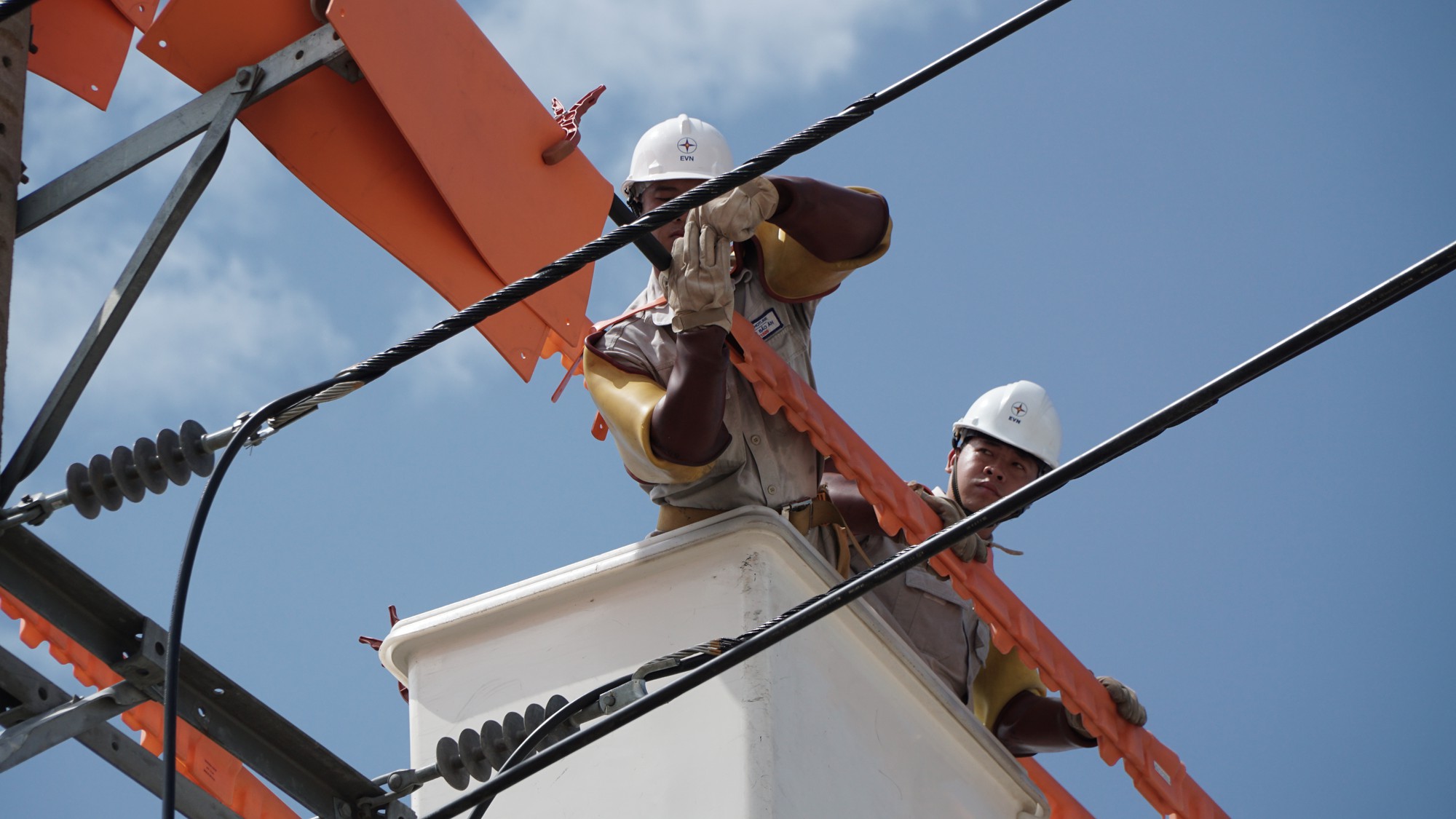 EVN SPC đảm bảo điện phục vụ kỳ thi THPT Quốc gia năm 2018 | Thị trường NLD