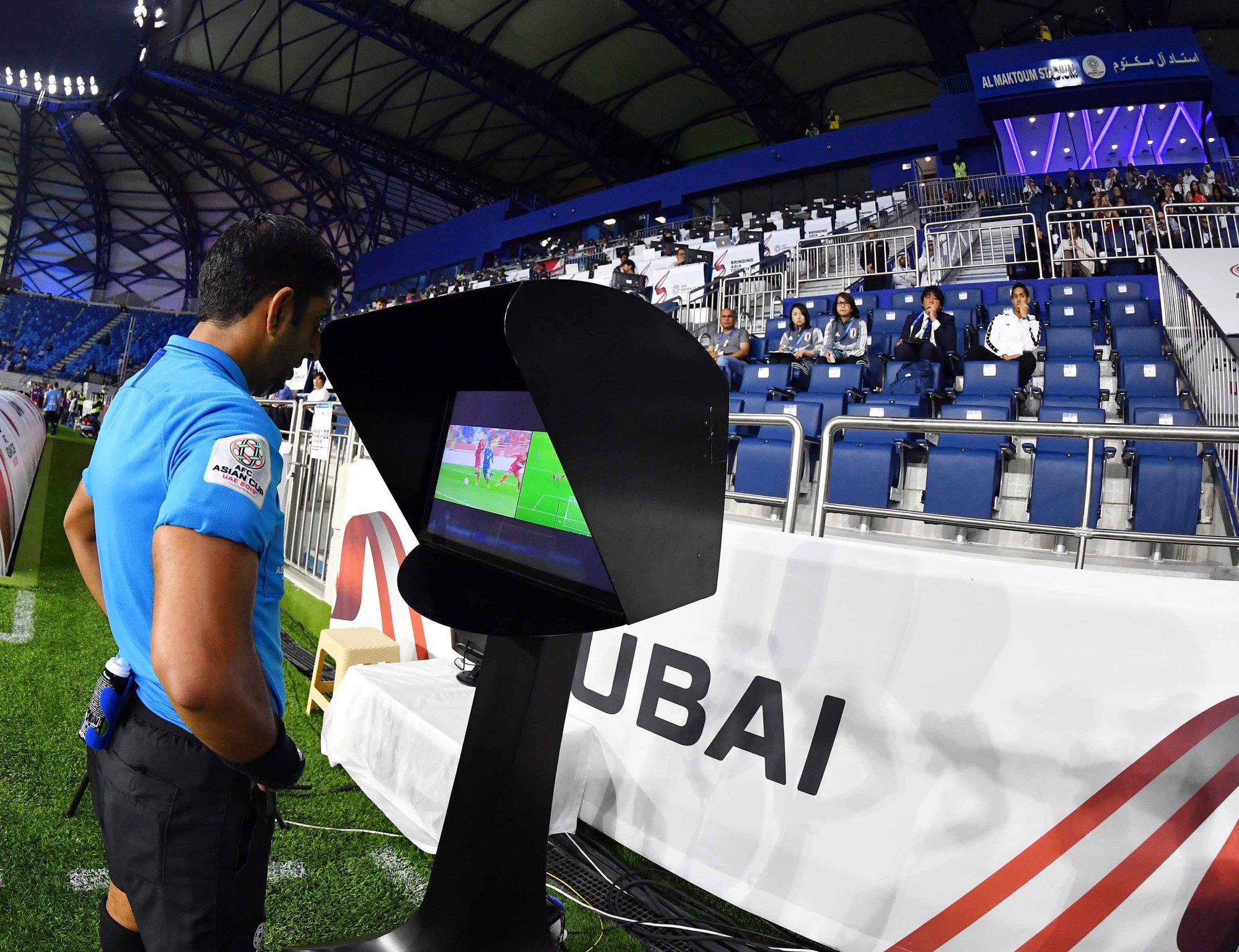 Khó áp dụng VAR ở V-League