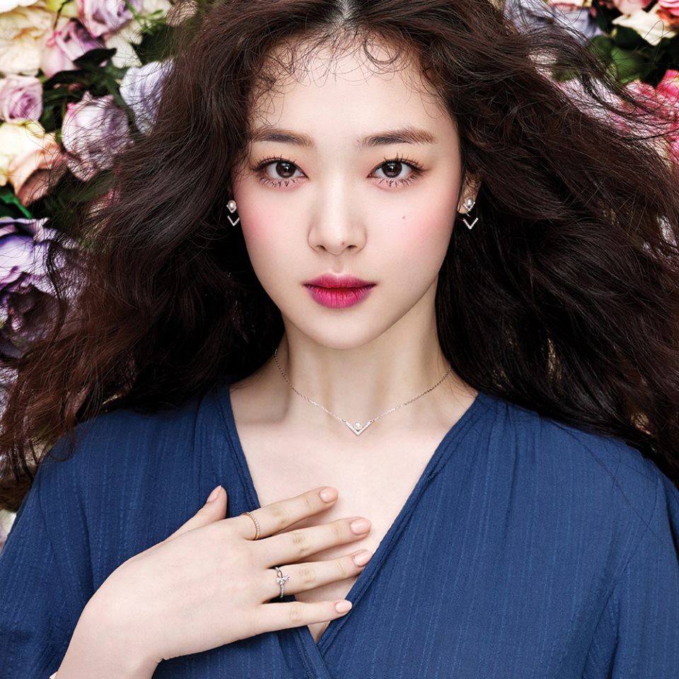 Làng giải trí Hàn sốc nặng vì cái chết đột ngột của Sulli