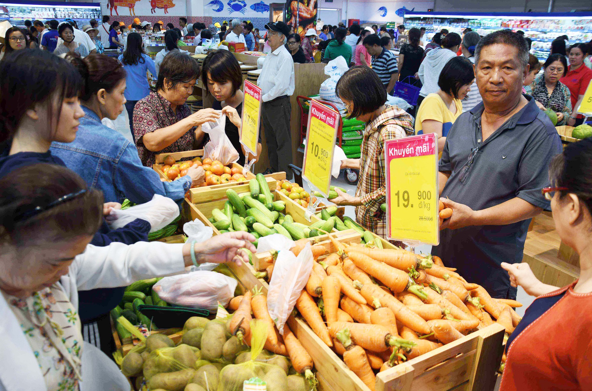 Chia sẻ áp lực chi tiêu - Báo Người lao động