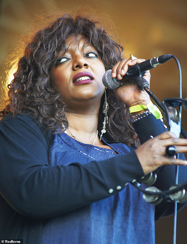 Nữ ca sĩ qua đời đột ngột chưa rõ nguyên nhân