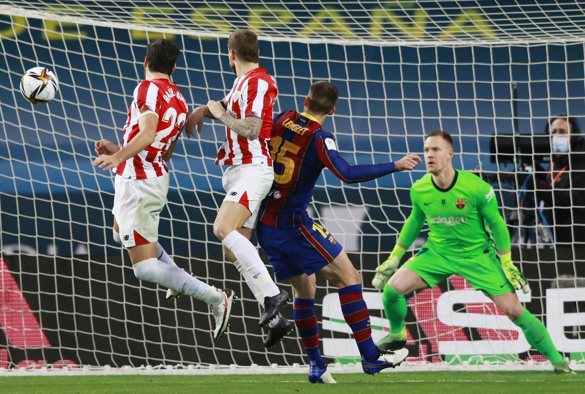 Barcelona thất trận, Messi nhận thẻ đỏ ở chung kết Siêu cúp Tây Ban Nha ...