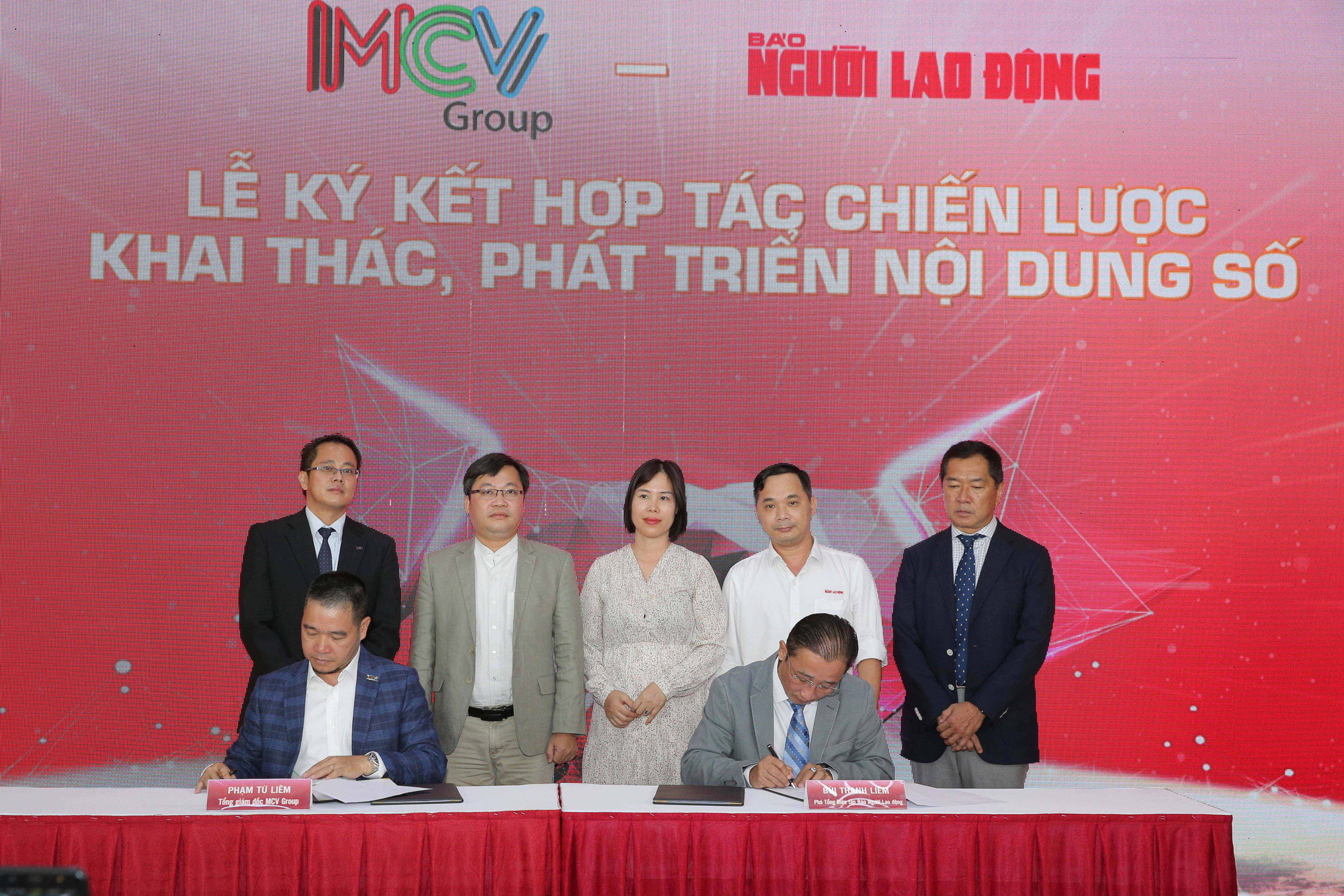 Báo Người Lao Động và MCV Group hợp tác chiến lược về chuyển đổi số