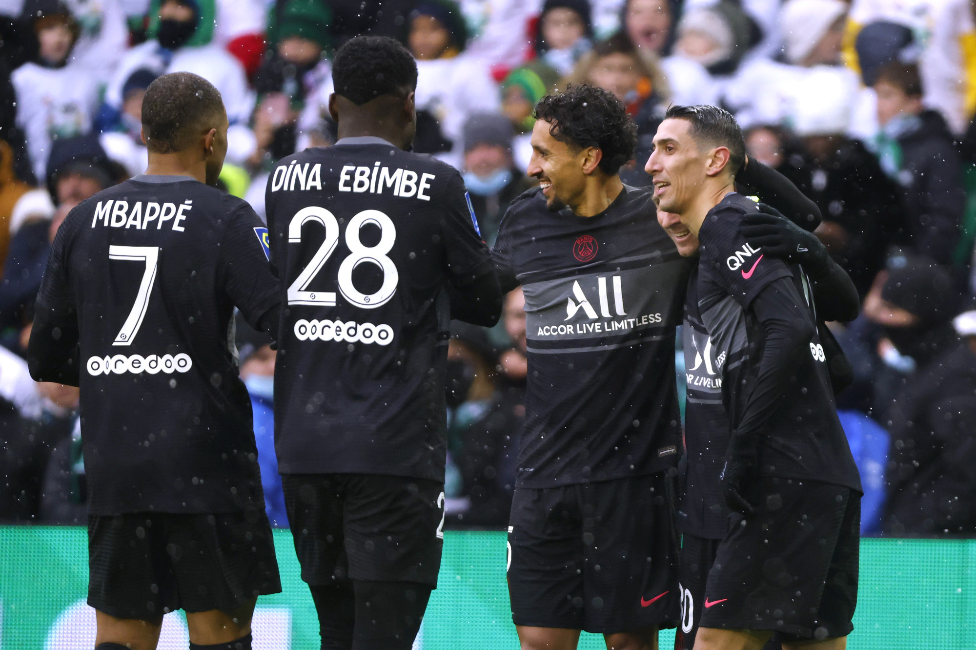 Sergio Ramos tái xuất, PSG ngược dòng thắng ngoạn mục