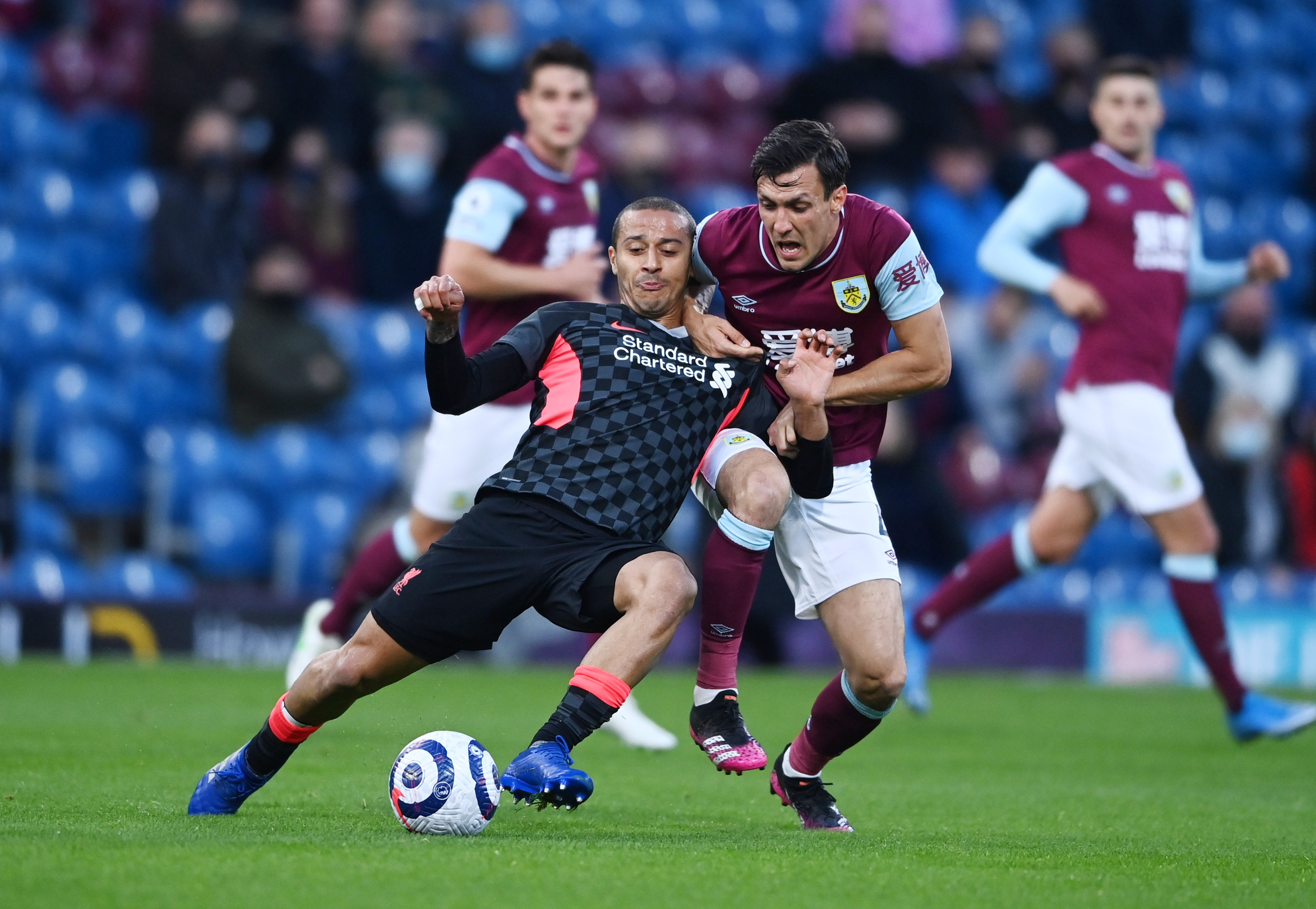 Liverpool, Arsenal chờ vé châu Âu