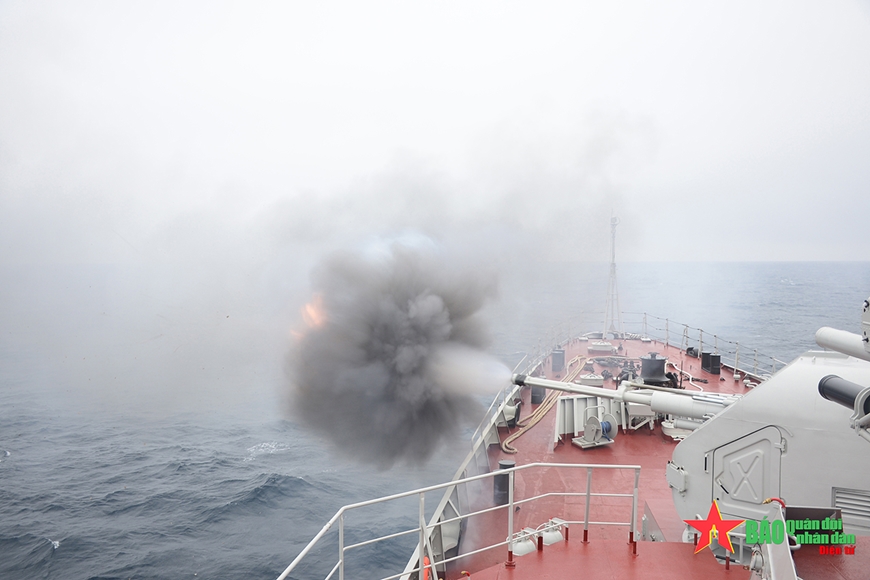 Army Games 2021: Đội tuyển Hải quân Việt Nam về nhất thi bắn pháo AK 176