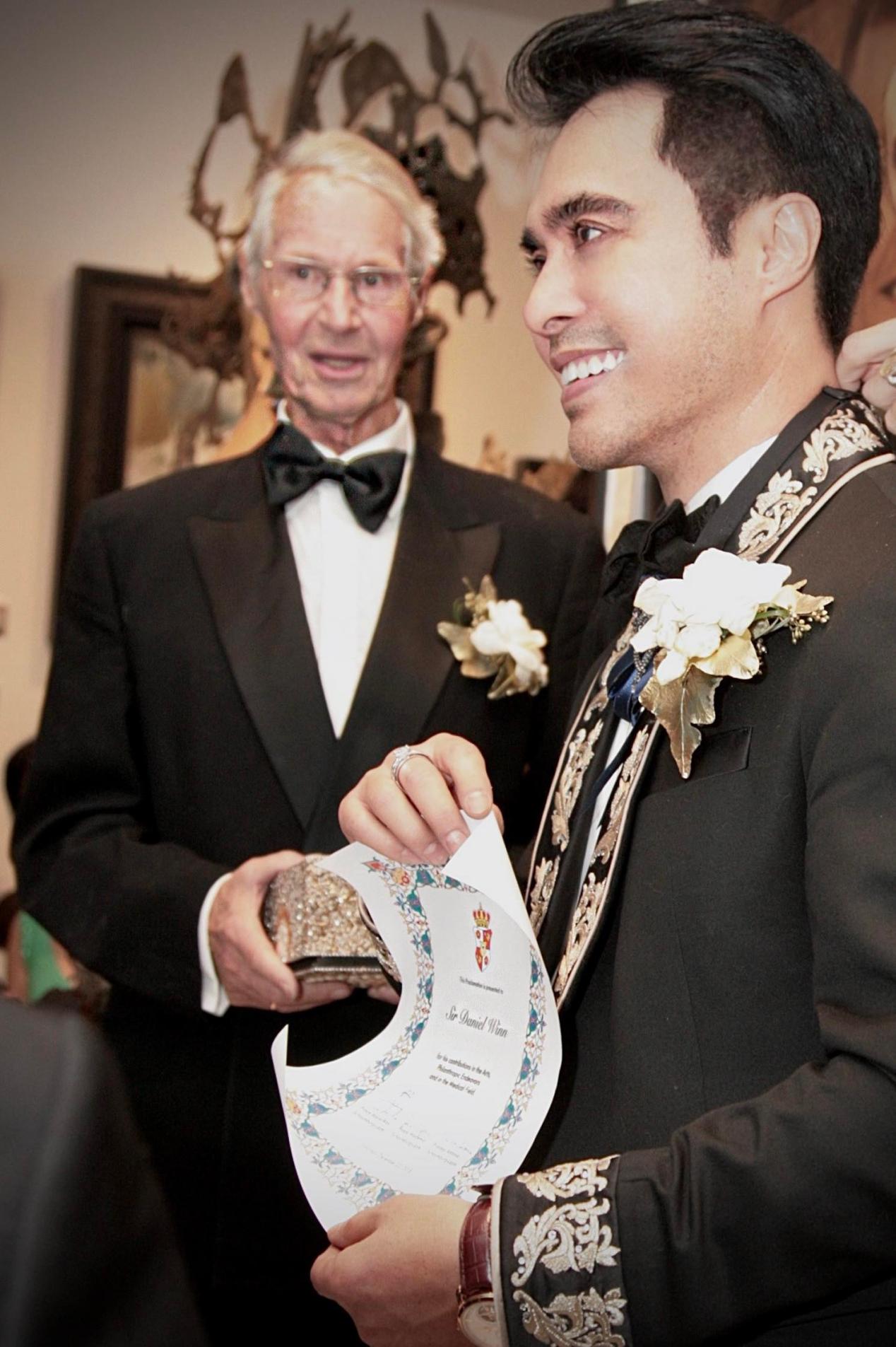 Hiệp sĩ - họa sĩ Daniel K. Winn truyền cảm hứng cho sinh viên Việt