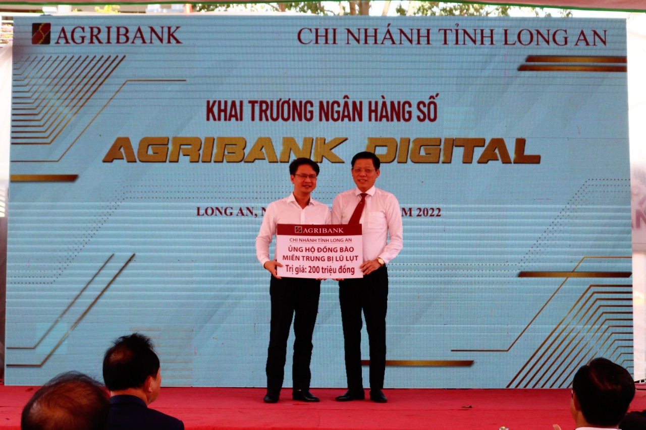 Agribank Long An khai trương dịch vụ ngân hàng số Agribank Digital