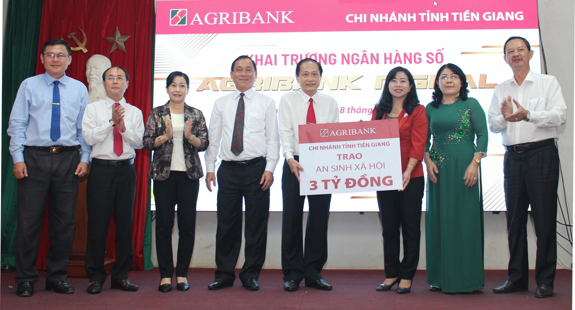 Agribank đưa vào hoạt động ngân hàng số đầu tiên tại Tiền Giang