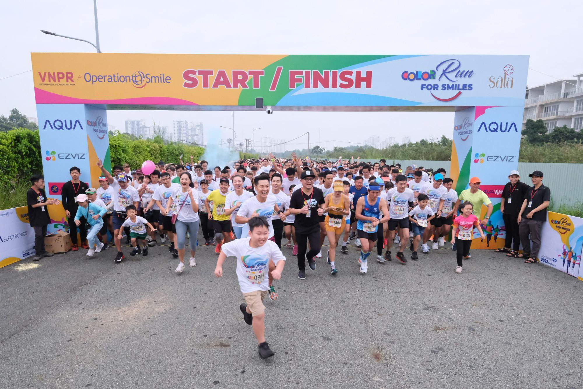 Color Run For Smiles 2022 - Ngày hội sắc màu mang nụ cười tới các em nhỏ