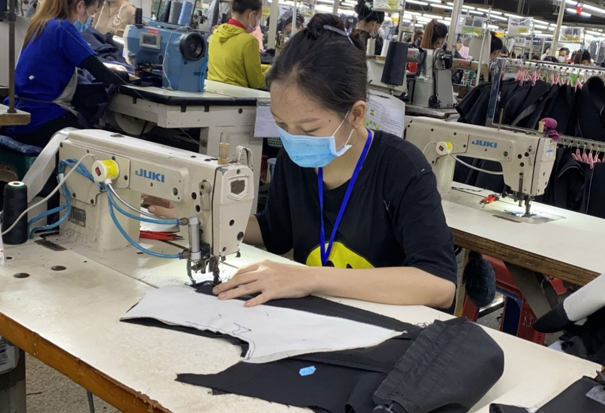 ĐỂ TẤT CẢ CÔNG NHÂN ĐỀU CÓ TẾT (*): Không để công nhân đơn độc