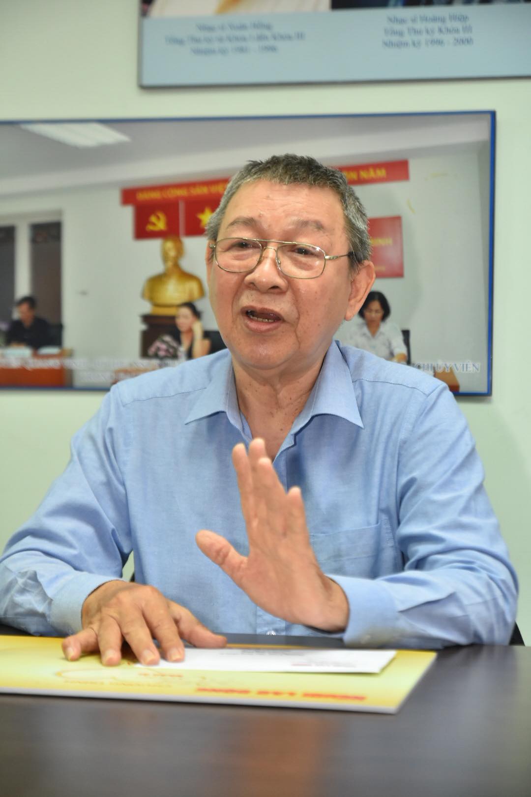 "Mai Vàng nhân ái" thăm nhạc sĩ Lê Văn Lộc và NSƯT - ca sĩ Nhất Sinh