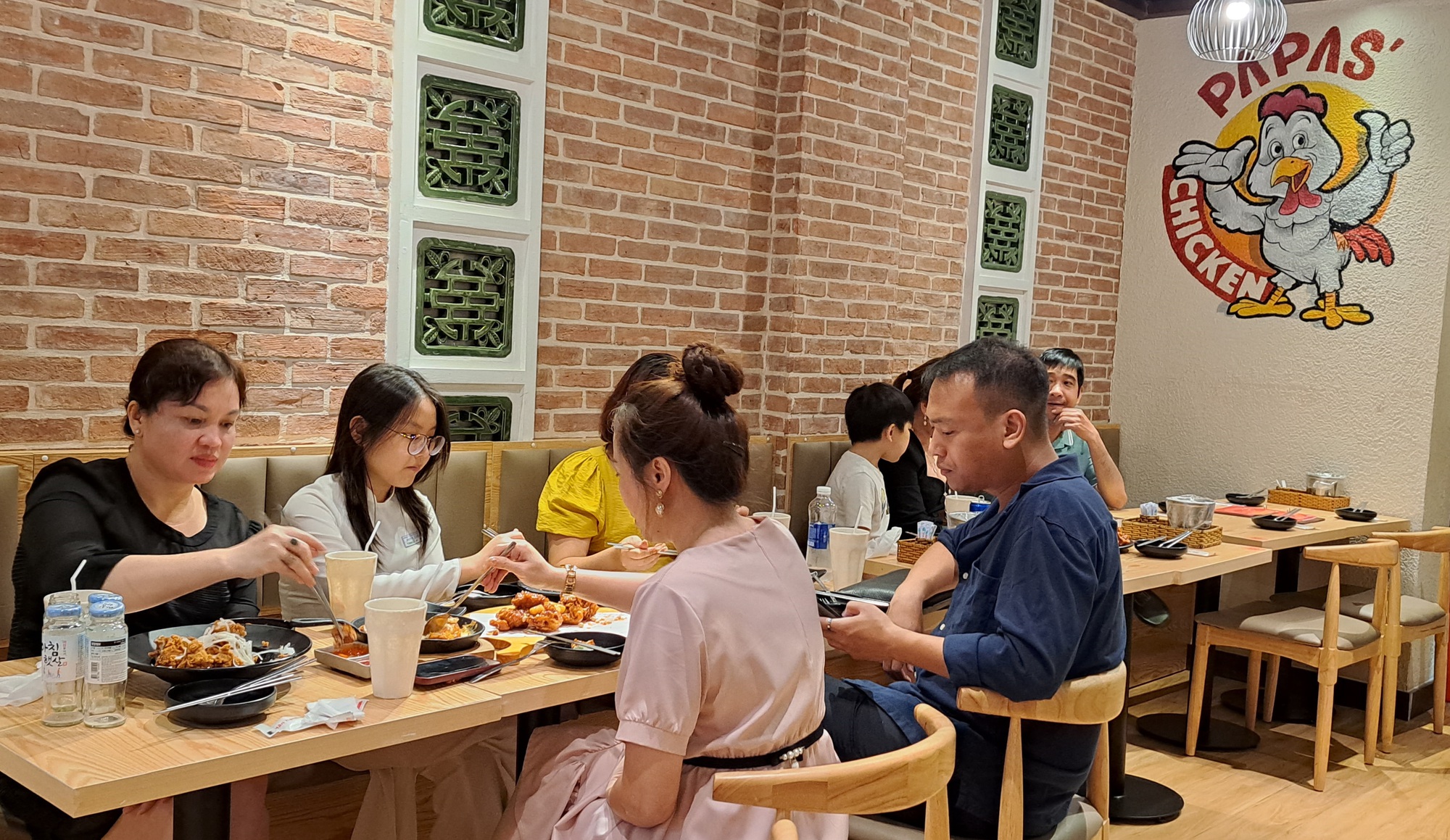 Papas’ Chicken khai trương chi nhánh 45 Nguyễn Huệ