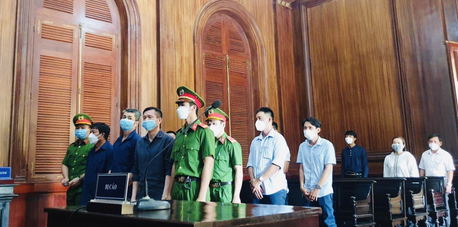 Vụ "logo xe vua": Cựu CSGT môi giới hối lộ nhận 7 năm tù