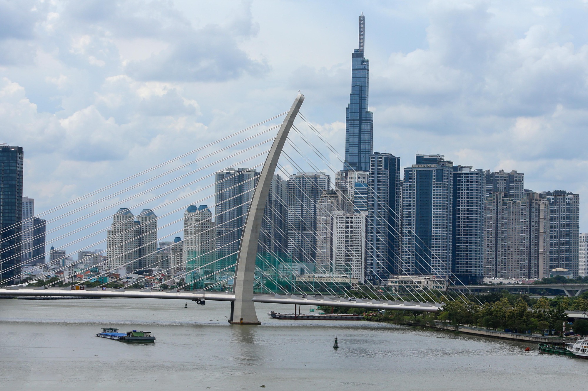 Cầu biểu tượng của TP HCM có tên mới