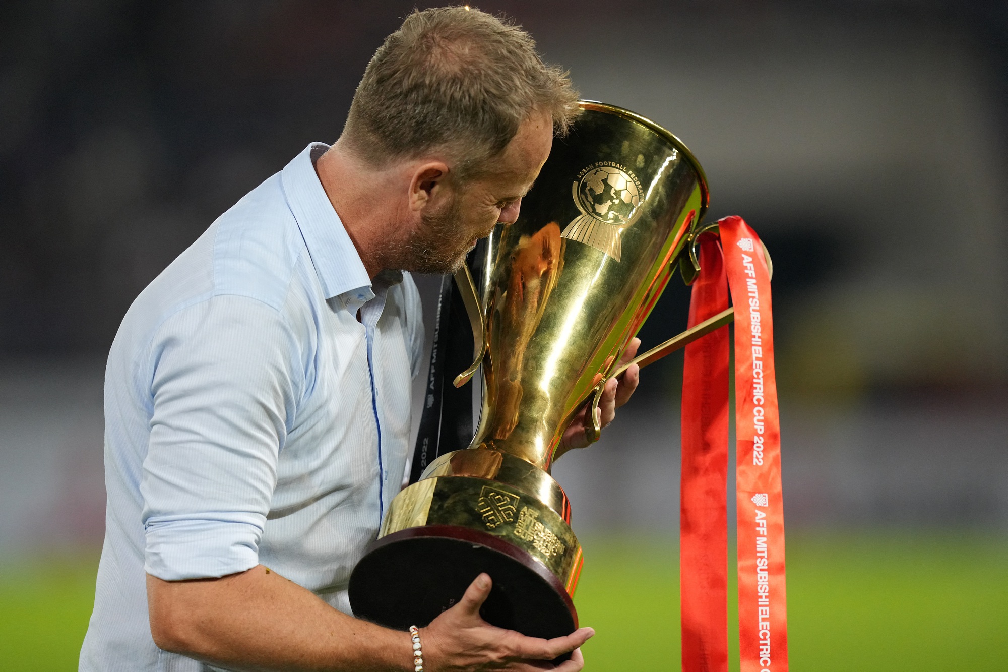 Cựu HLV Thái Lan Mano Polking tiến gần chiếc ghế HLV trưởng CAHN