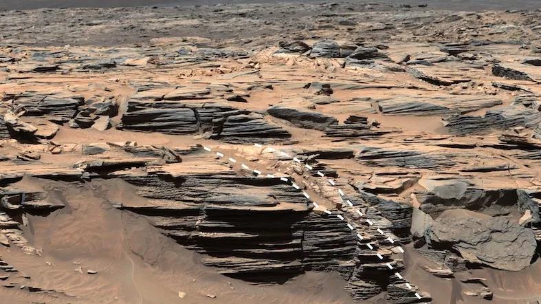 NASA phát hiện mỏ đá quý trên Sao Hỏa, sinh vật ngoài hành tinh đang ...