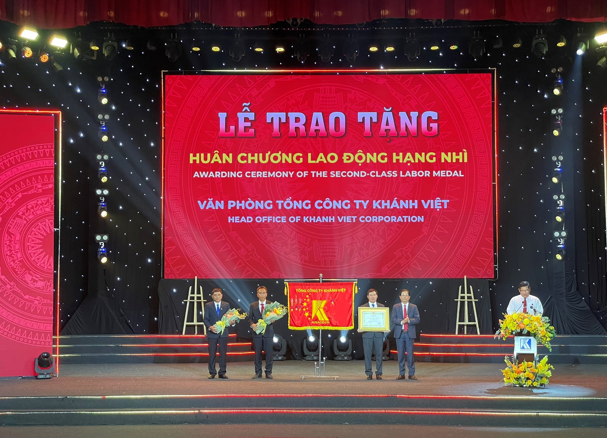 Hai đơn vị của Khatoco đón nhận Huân chương Lao Động hạng 2