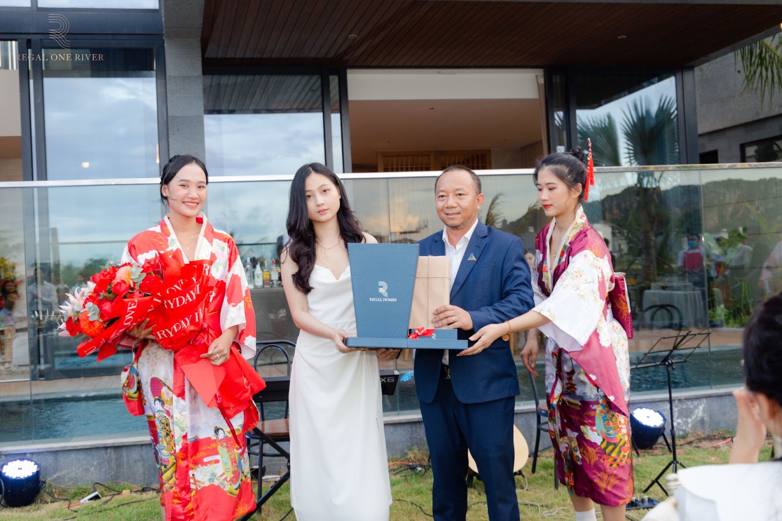 Bàn giao Regal Collection Villa - Biệt thự mang phong cách sang trọng ...