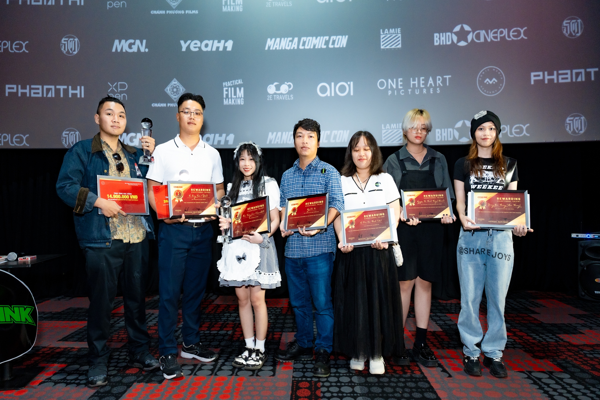 Nhung Kate thắng giải cuộc thi truyện tranh của Charlie Nguyễn