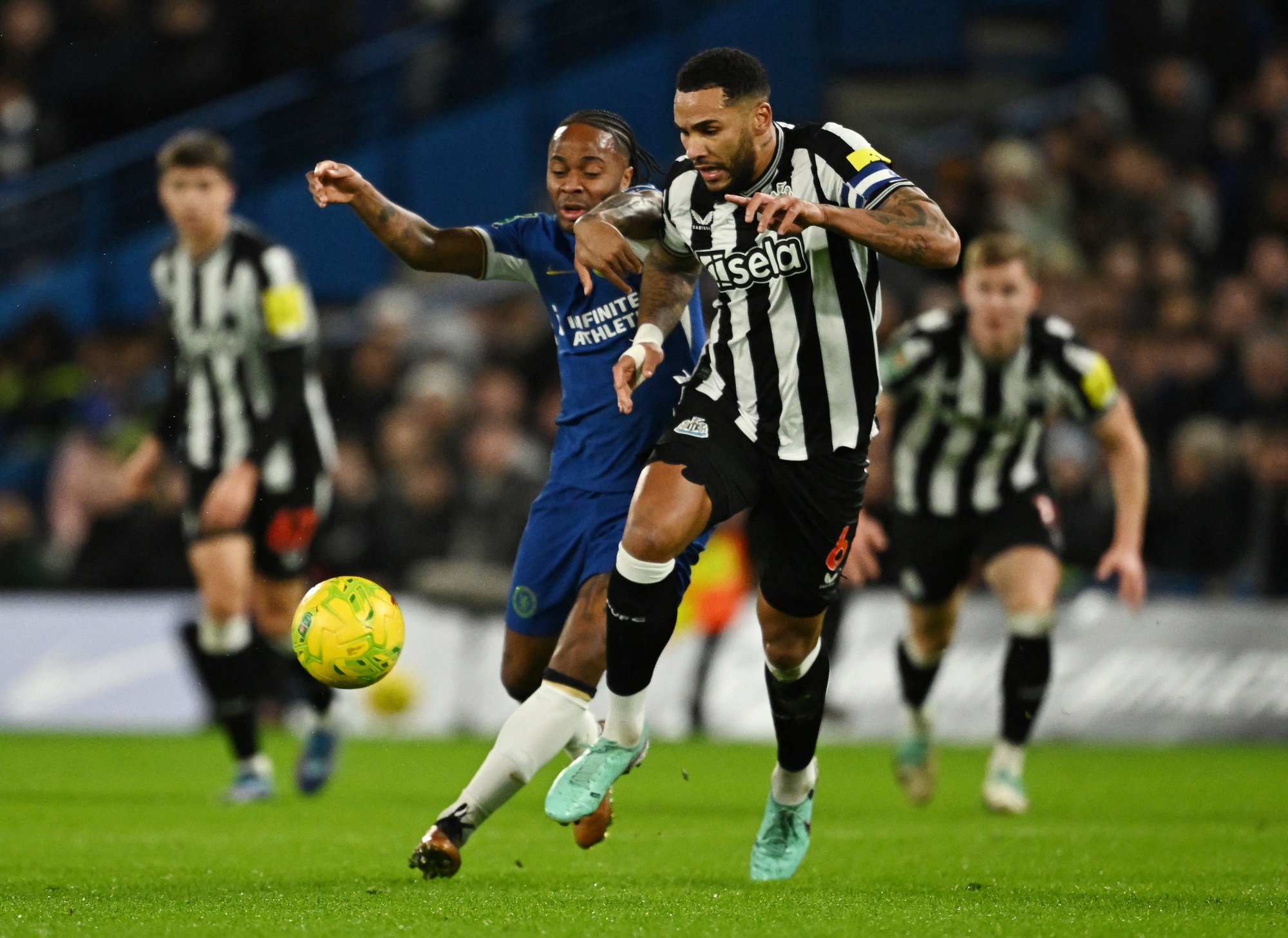 Công thần thành "tội đồ", Newcastle thua đau Chelsea ở tứ kết League Cup
