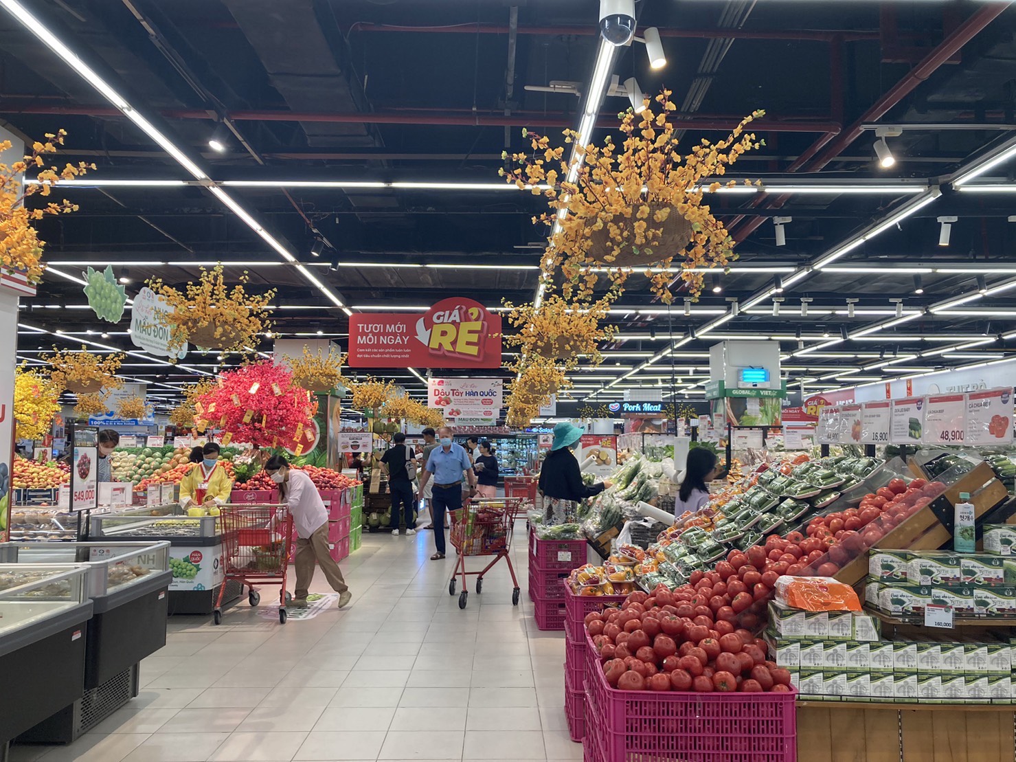 LOTTE Mart Nam Sài Gòn mở cửa hoạt động bình thường từ sáng 23-12