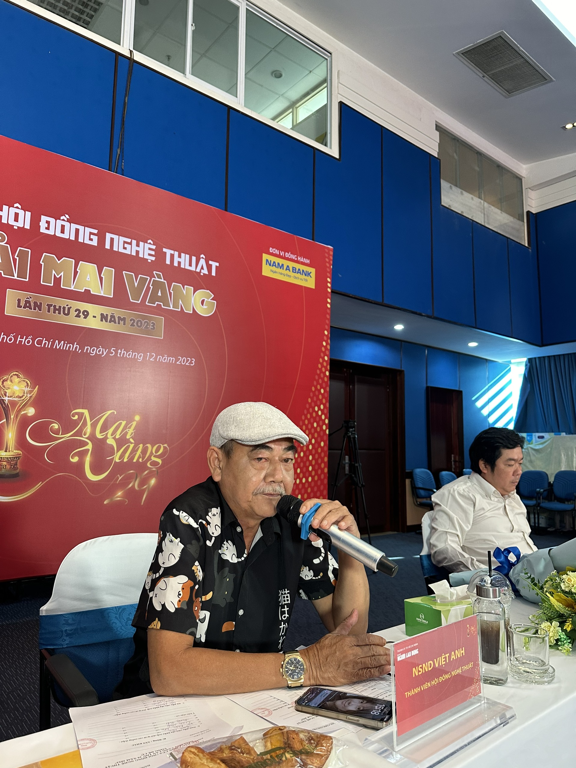 “Mai Vàng tri ân” vinh danh NSND Việt Anh | Mai vàng | Mai Vàng | Báo ...