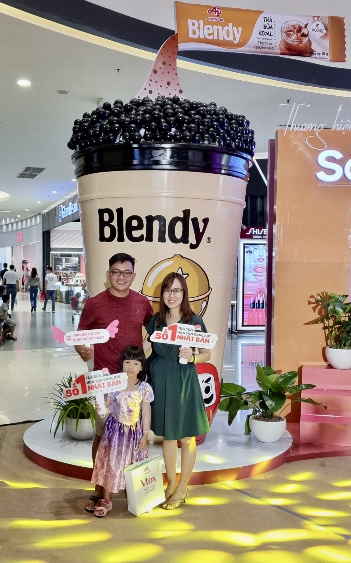 Cùng Miss World Việt Nam 2019 trải nghiệm bộ đôi thức uống Blendy® - Vtox làm xiêu lòng phái đẹp