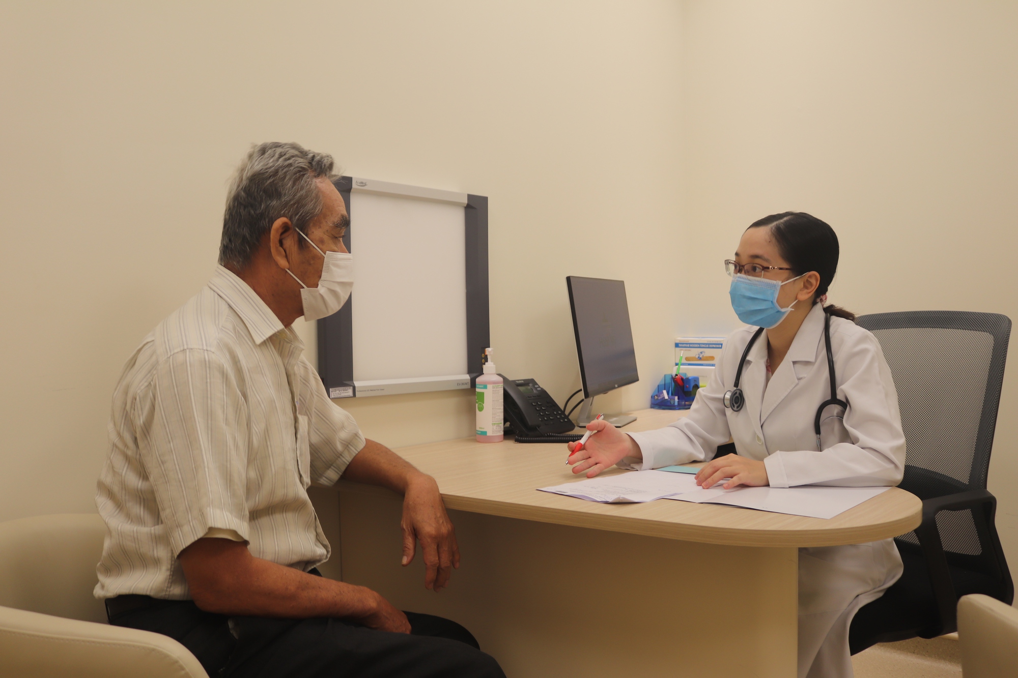 Kết nối phòng khám đa khoa khám bệnh miễn phí cho người nghèo