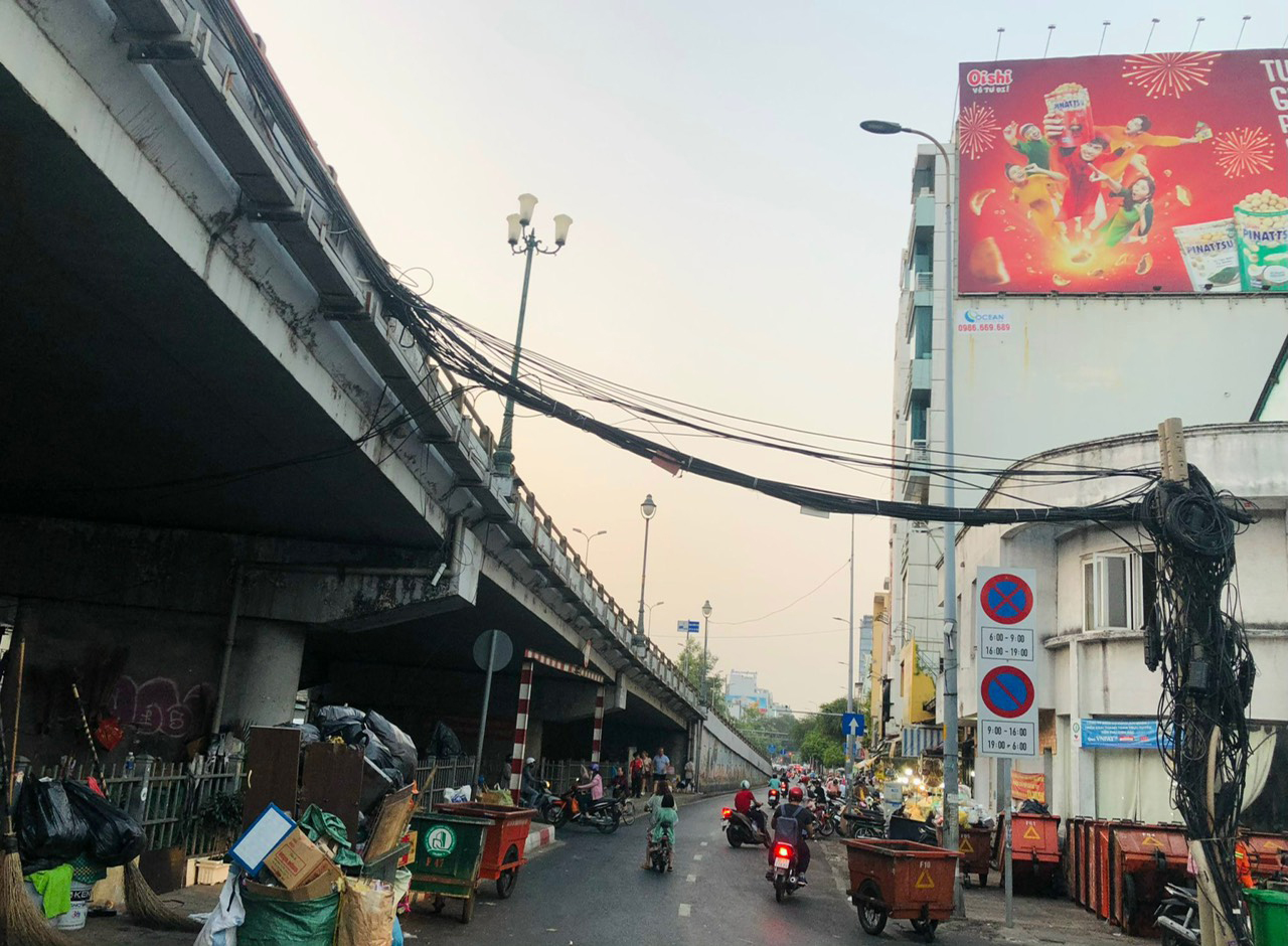 Nơm nớp vì nhiều cây cầu "bốc khói"