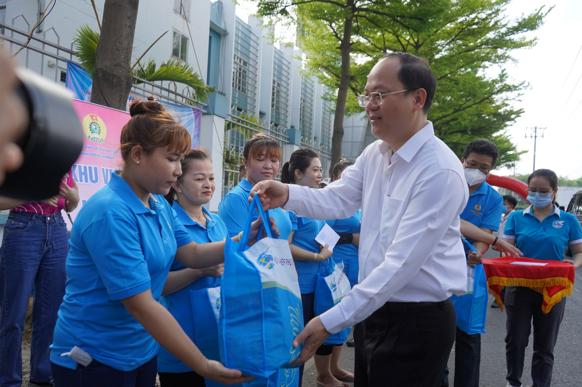 Actively Responding To The 15th Workers Month Thuvienpc