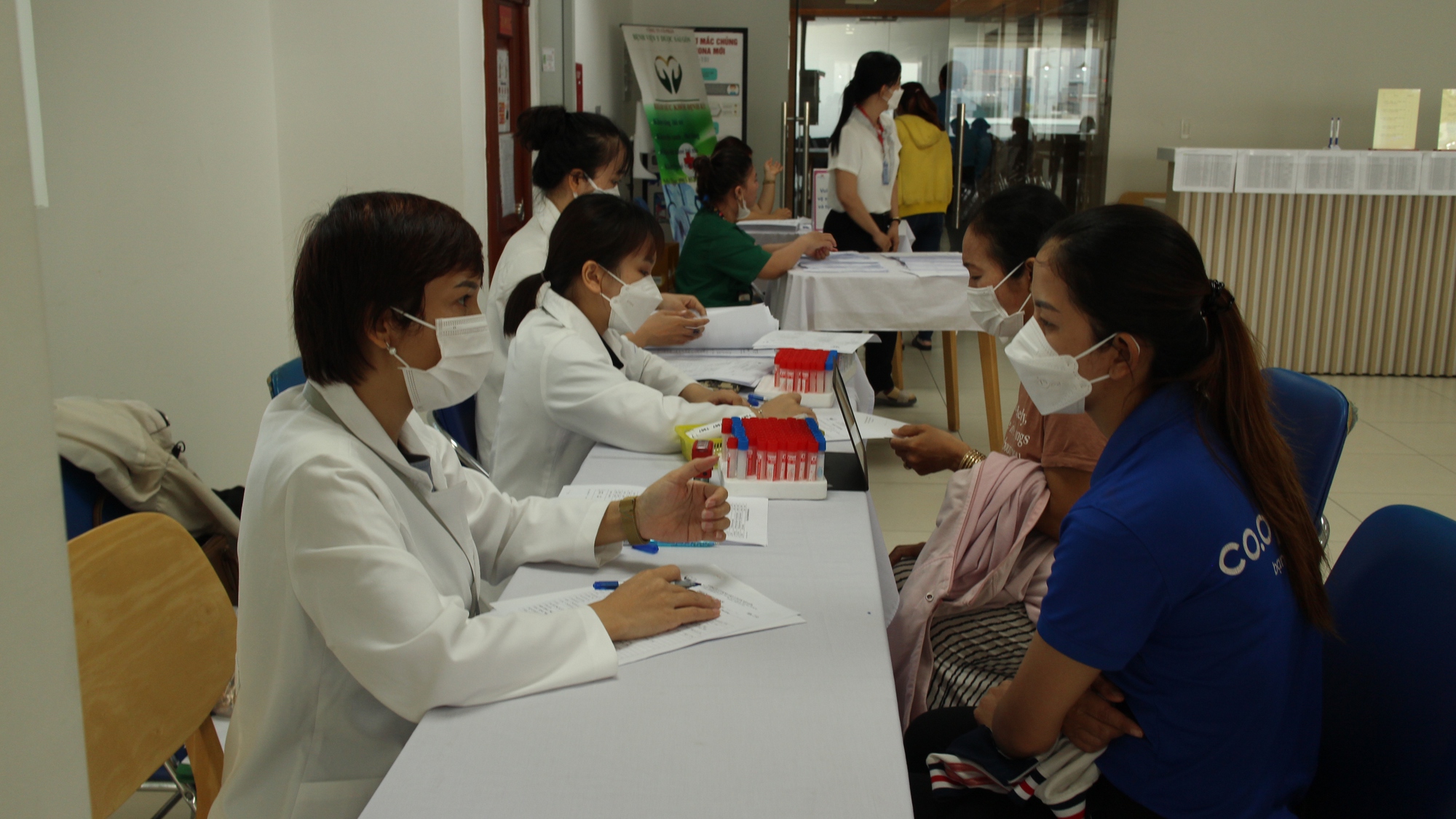 Khám bệnh miễn phí cho 600 đoàn viên