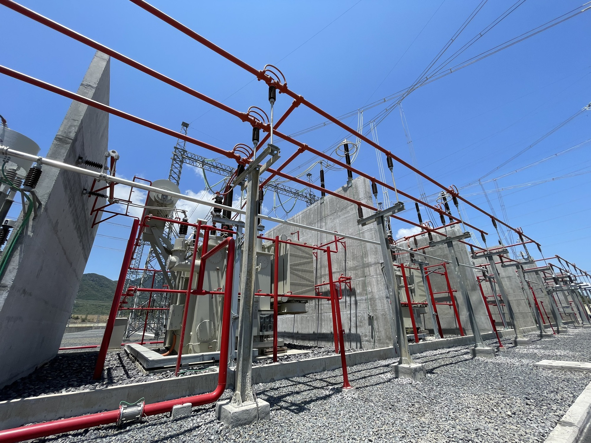 Vượt tiến độ xây dựng trạm biến áp 500kV Vân Phong