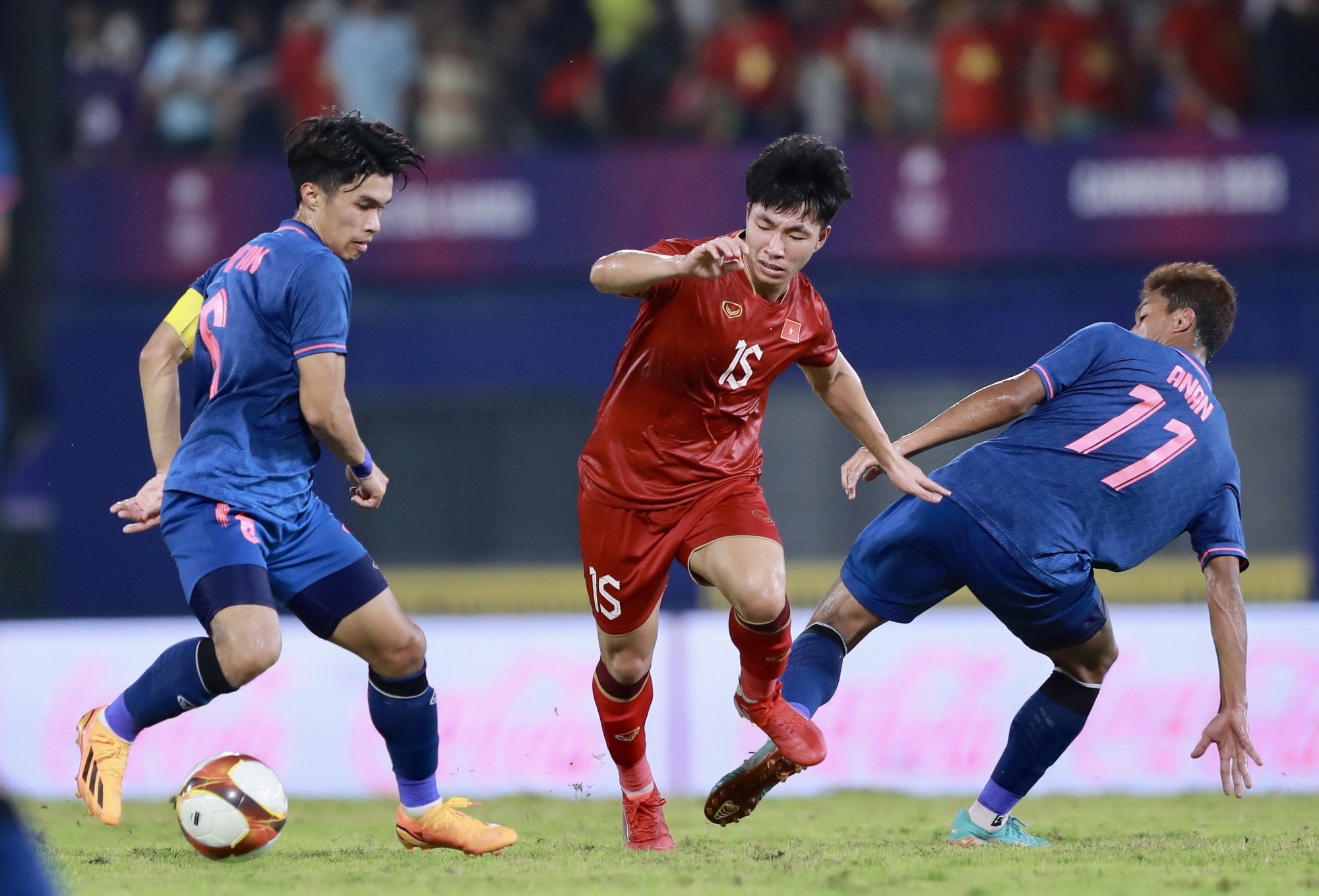 Hòa U22 Thái Lan 1-1, U22 Việt Nam gặp U22 Indonesia ở bán kết