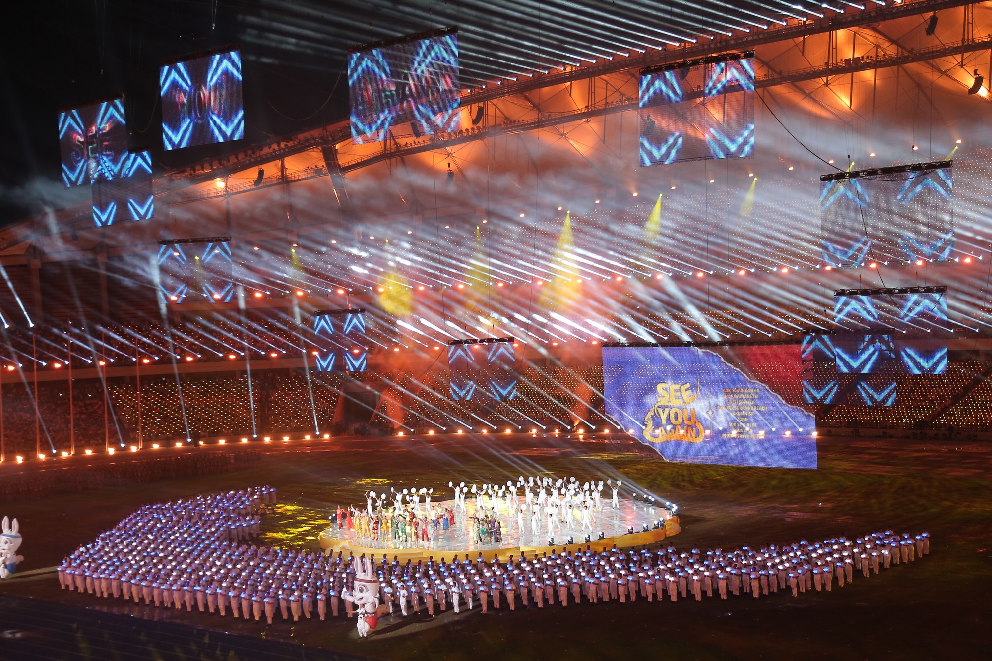 Lễ bế mạc SEA Games 32 và màn giới thiệu của chủ nhà SEA Games 33