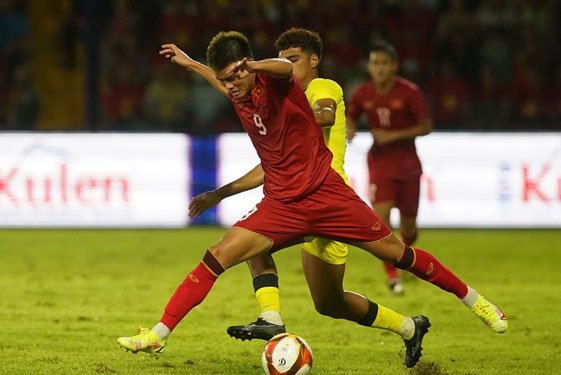 Nguyễn Văn Tùng – hình mẫu trung phong cắm - Vietnam.vn