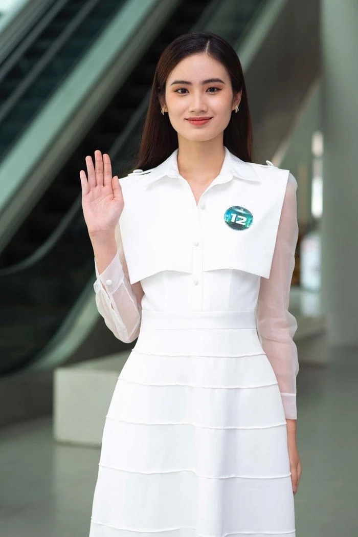 Ý Nhi đang ở đâu?